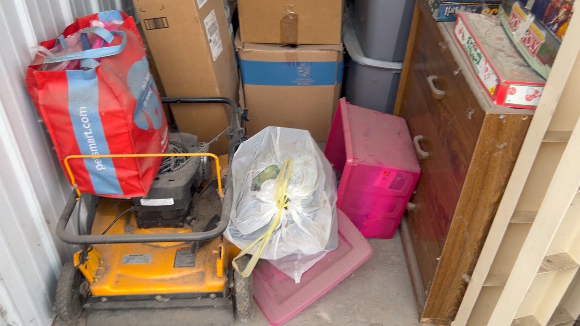 Unit 76 - Muscatine, Iowa | behind burger king storage | BID13