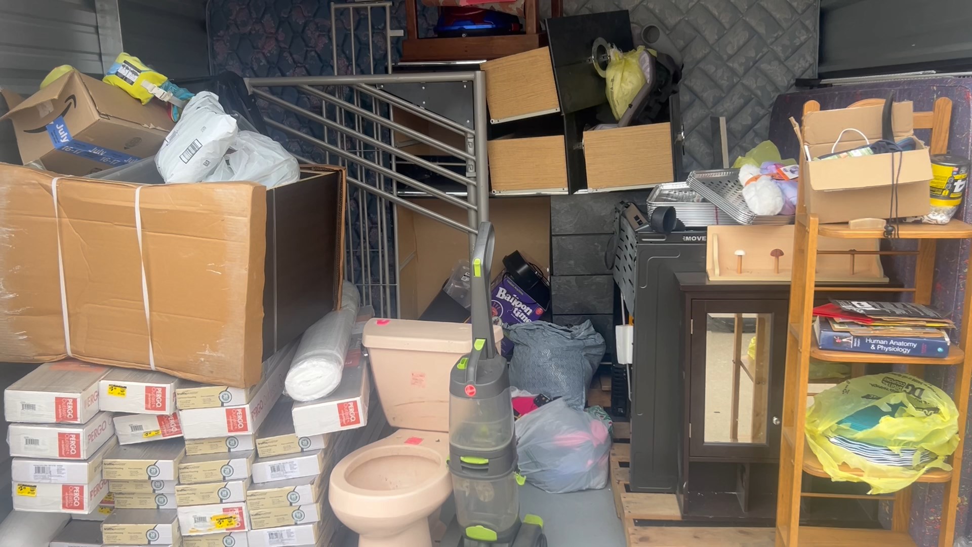 Unit 319 - Muscatine, Iowa | behind burger king storage | BID13
