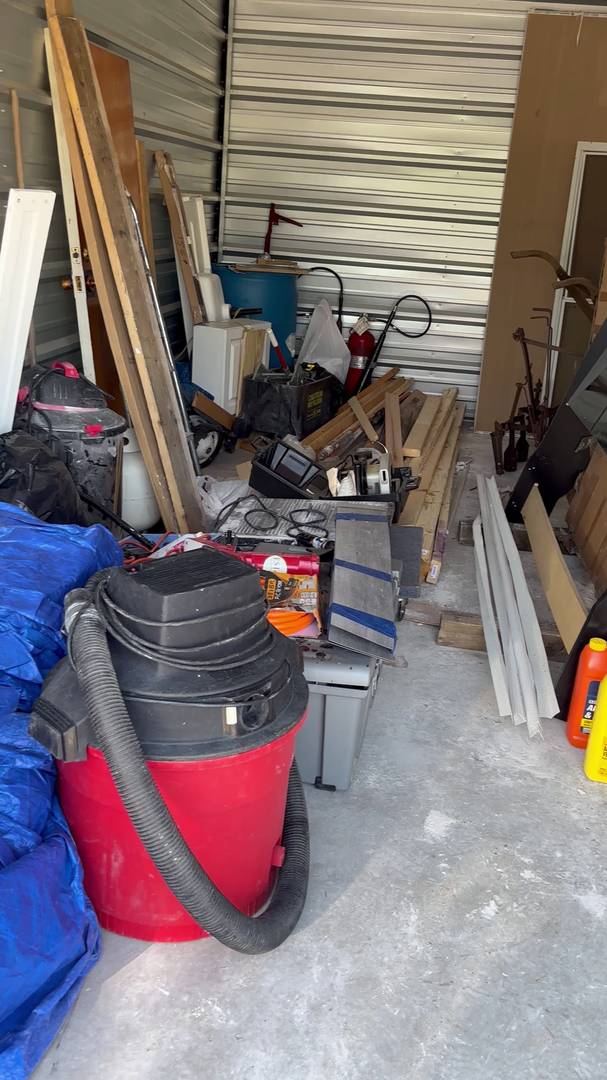 Unit E409 - Saginaw, Michigan | Lock Tight Storage | BID13